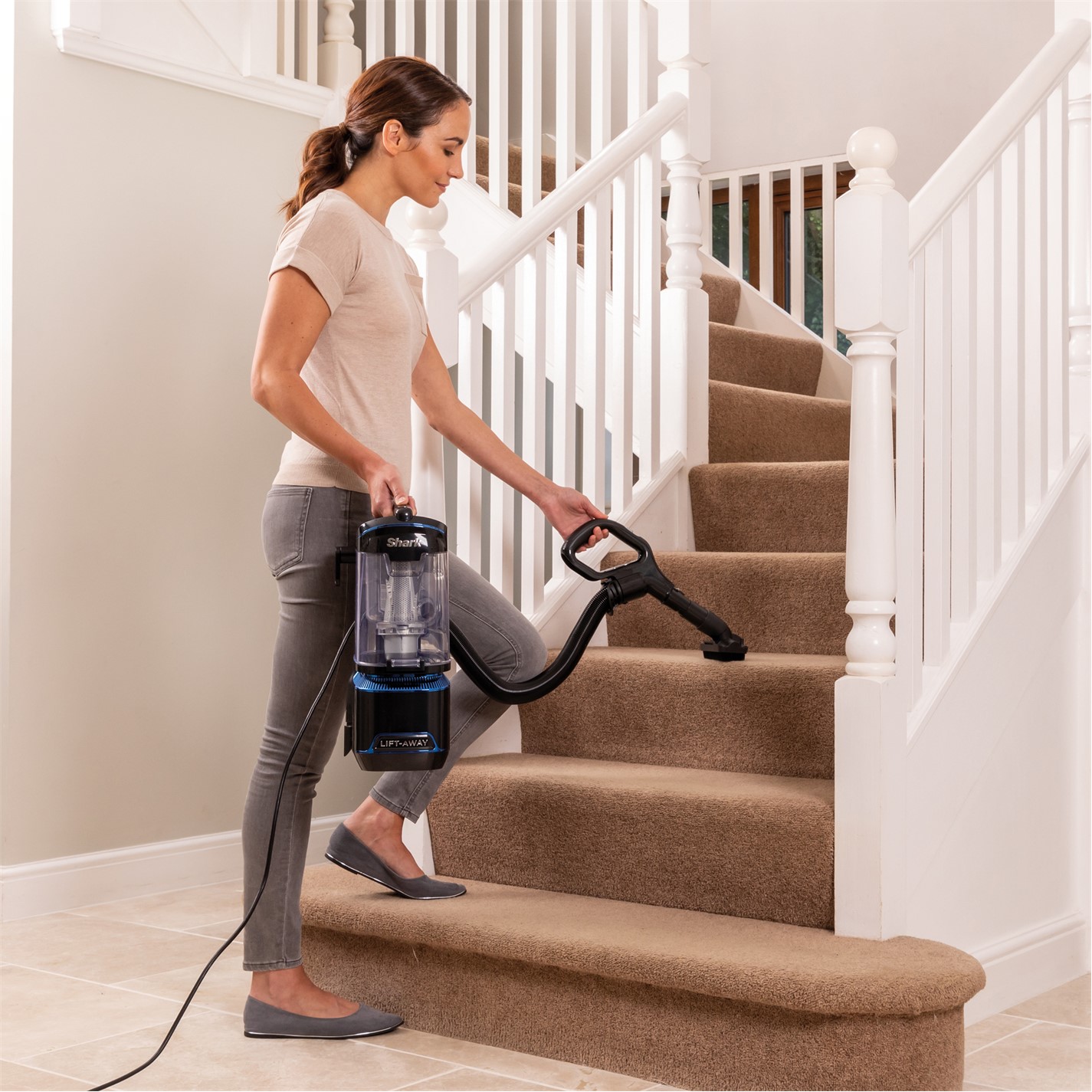 Shark | Shark Lift-Away Upright Vacuum Cleaner NV602UK | Black | FRASERS