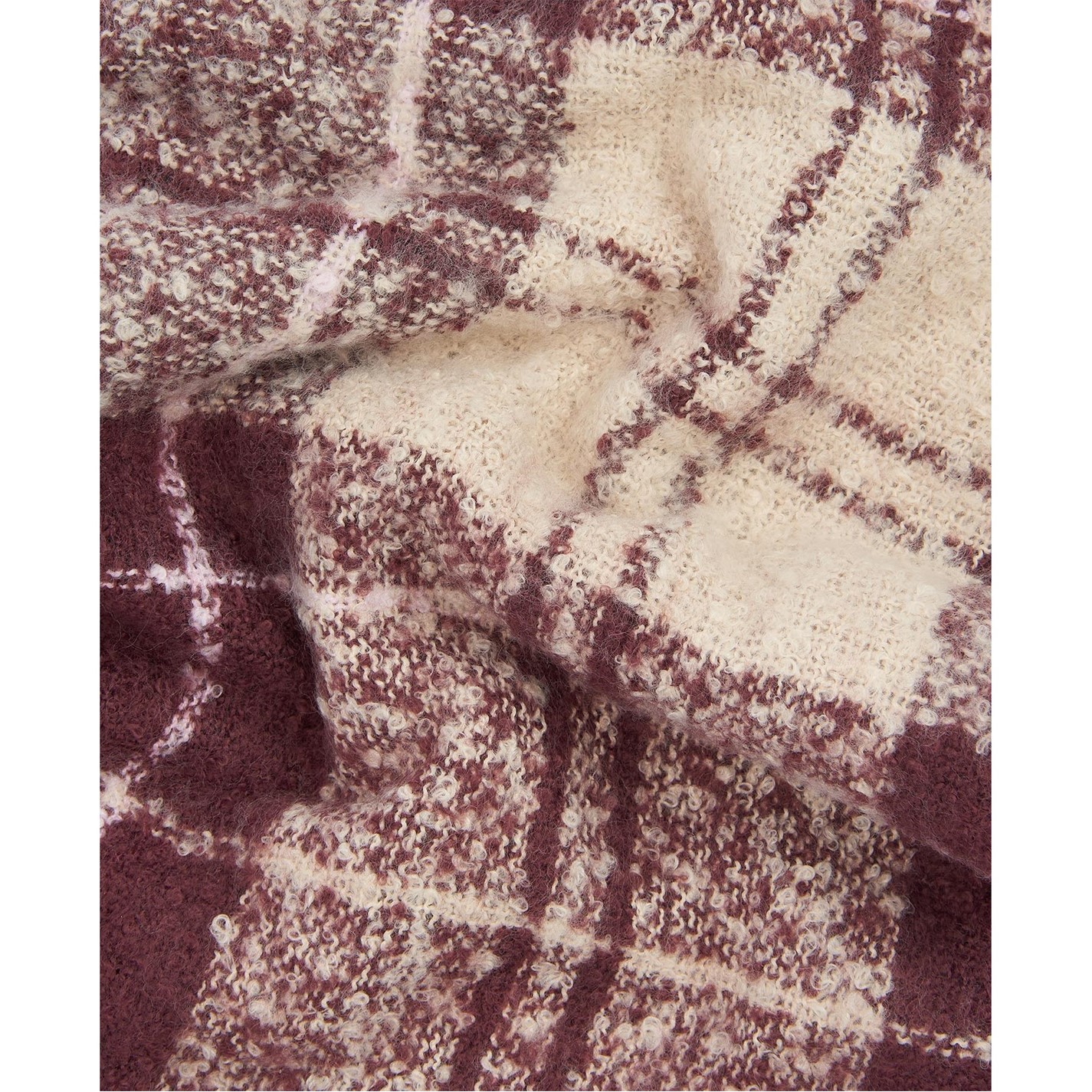 Barbour | Saltburn Beanie & Tartan Scarf Gift Set | Winter Sets | FRASERS