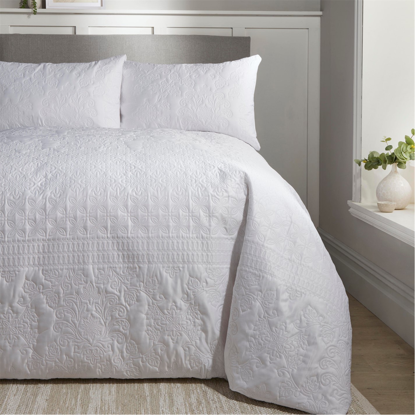 Serene Home | Avery Pinsonic Damask Duvet Cover Set in Natural | Duvet ...