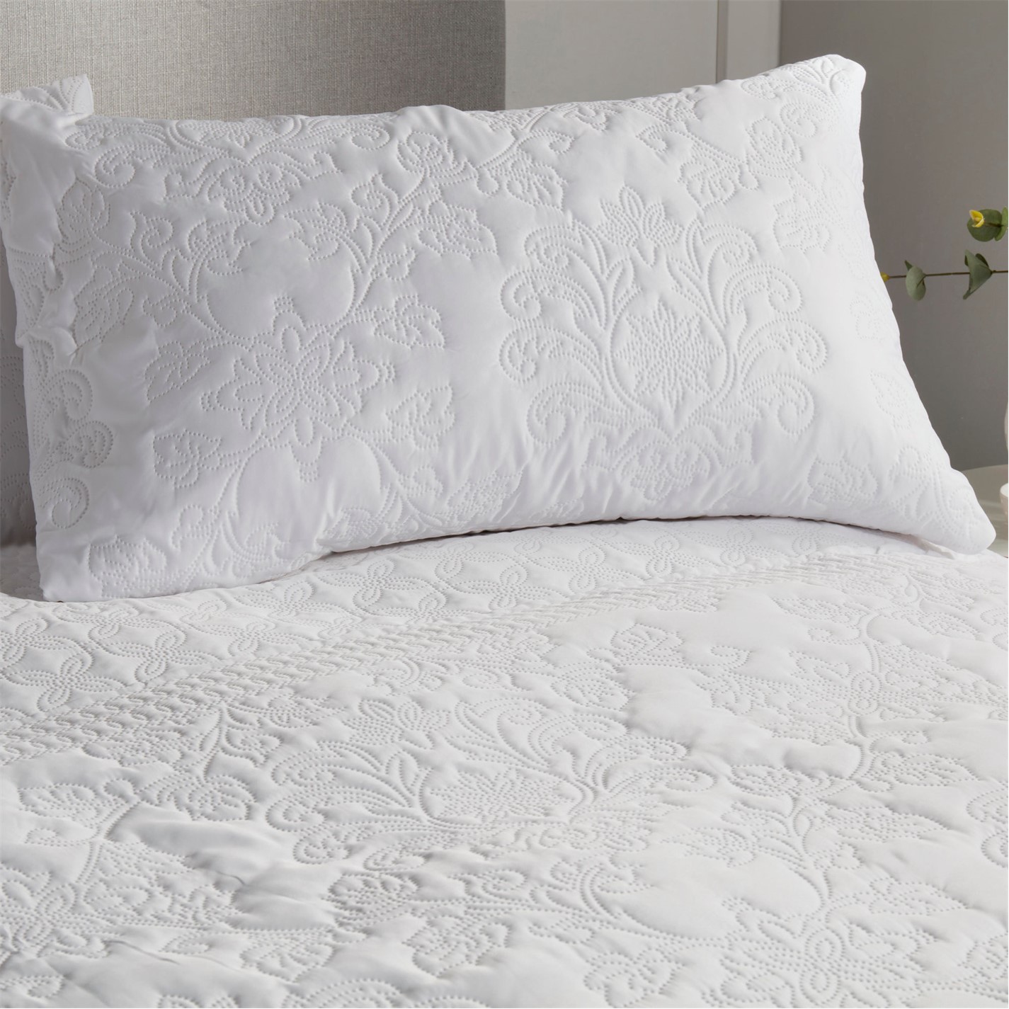 Serene Home | Avery Pinsonic Damask Duvet Cover Set in Natural | Duvet ...