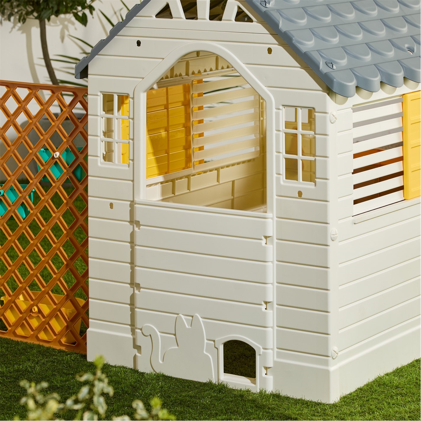 Dolu | Deluxe Garden Playhouse | Garden Toys and Games | FRASERS